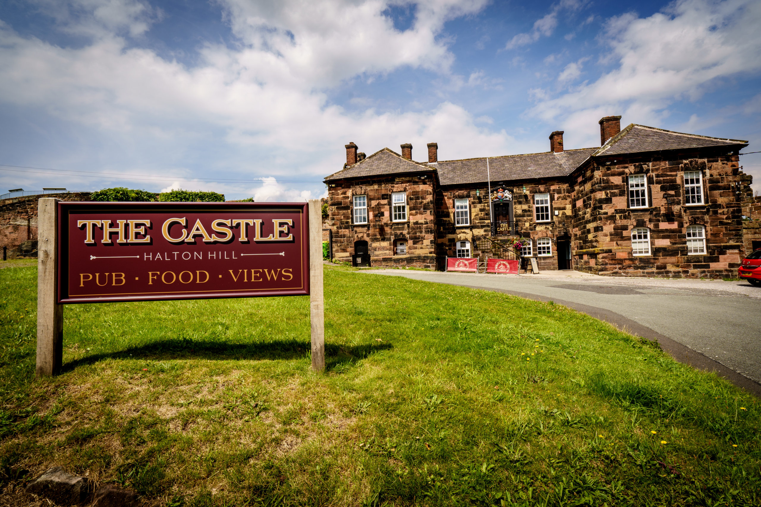 New business partners at the Castle - Red Oak Taverns
