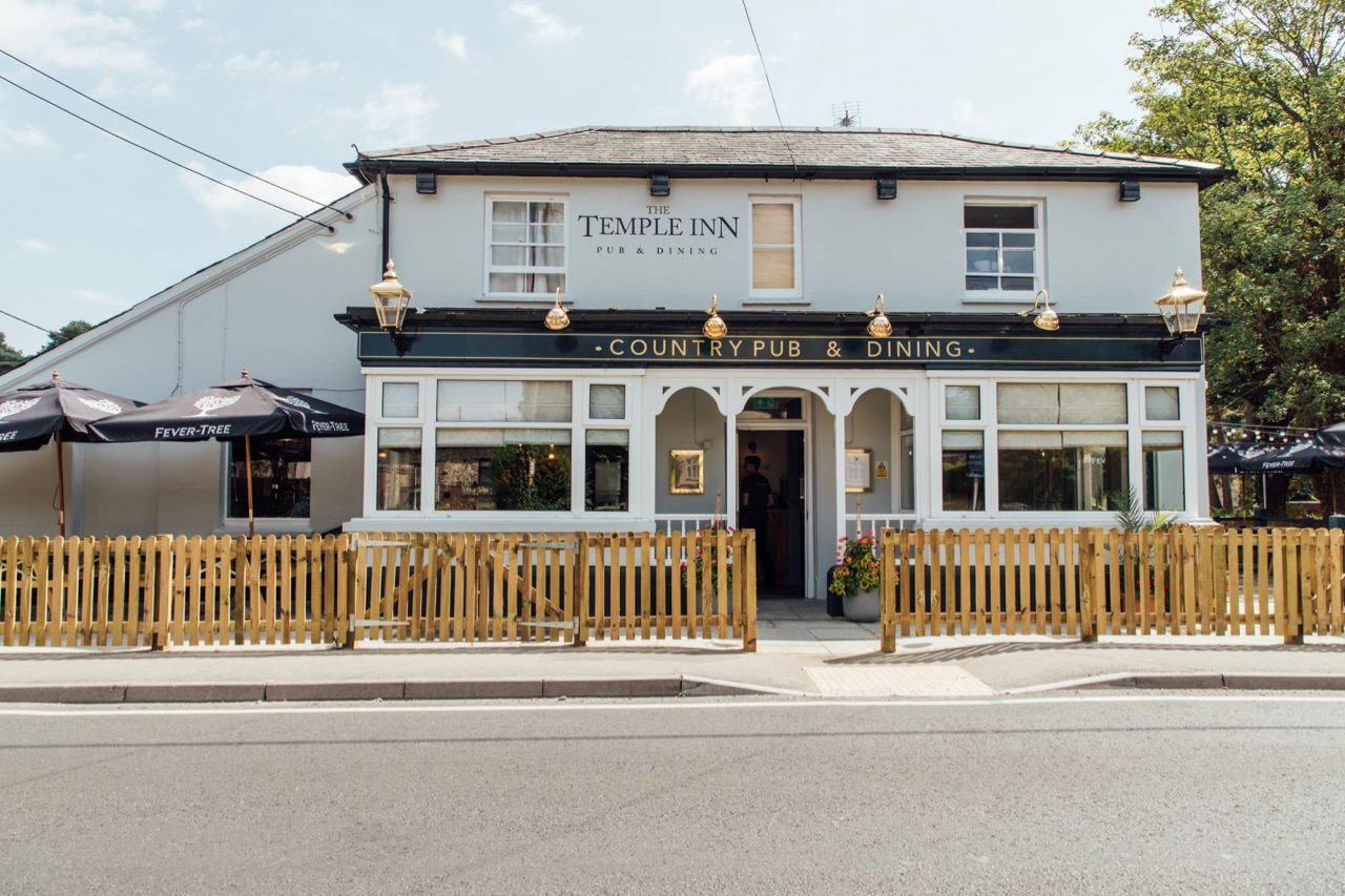 RED OAK TAVERNS COMPLETES ACQUISITION OF HAMPSHIRE PUB - Red Oak Taverns